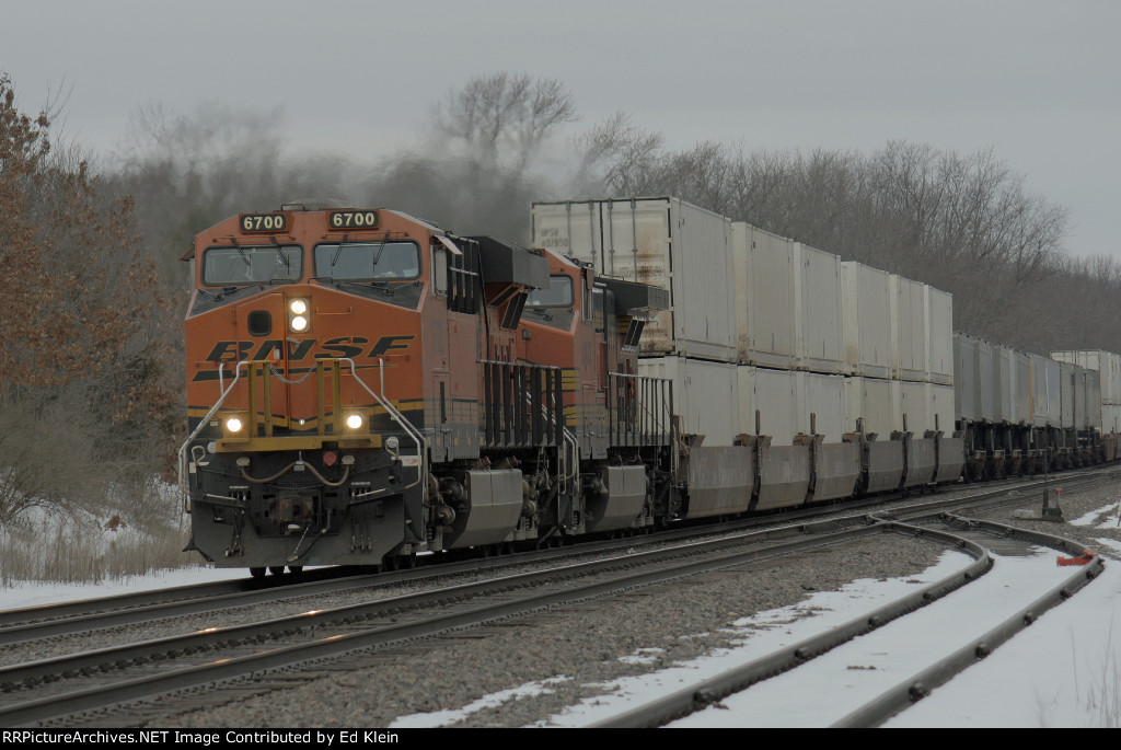 BNSF 6700